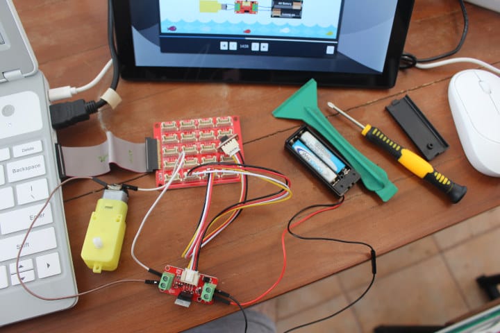 Crowpi L Review Part 2 Learn Programming And Electronics With A Raspberry Pi 4 Laptop Cnx